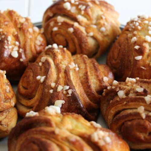 Finnish Cinnamon Rolls / Korvapuusti